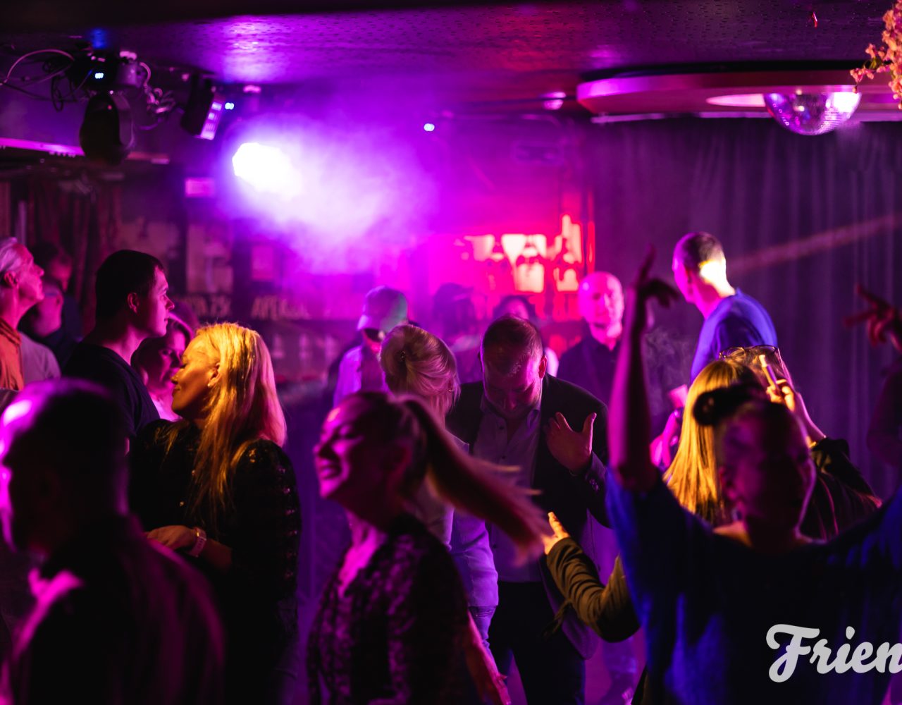 Best karaoke night club in Riga – Friends Club